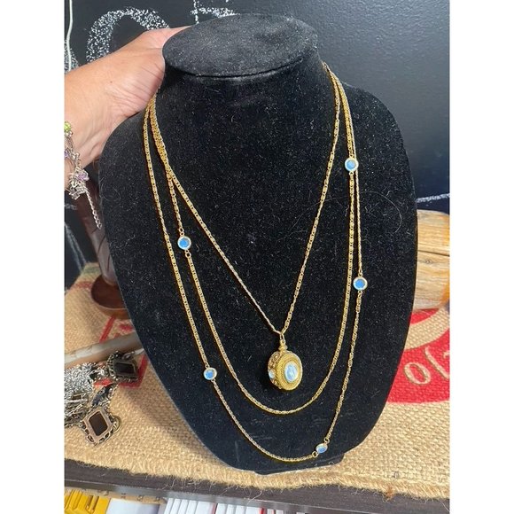 Goldette | Jewelry | Vintage Goldette Threestrand Goldtone Necklace ...